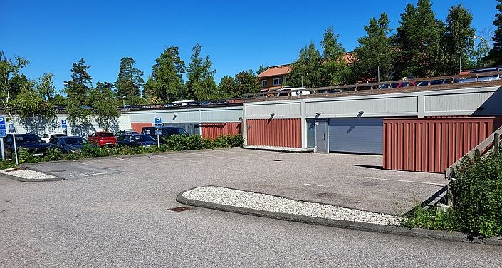 Gästparkering och garage