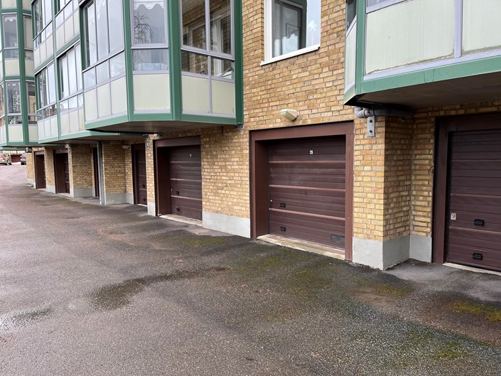 Garage och parkeringsplats