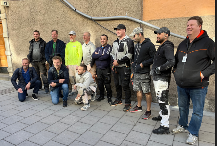 SENASTE KRING FASADRENOVERINGEN