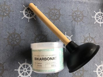 Rensning av avlopp med "sugpropp"