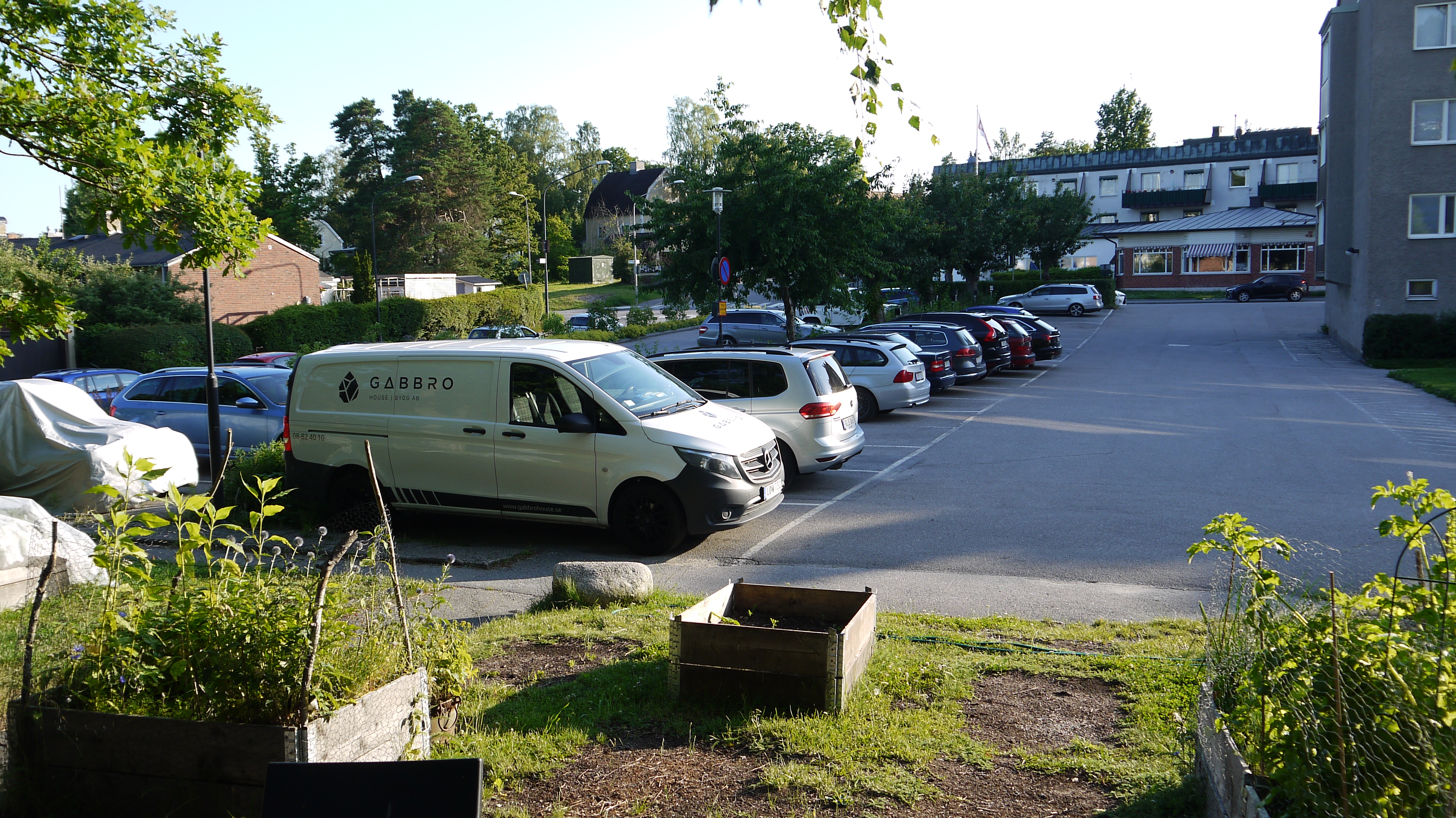 Parkeringsplats och garage